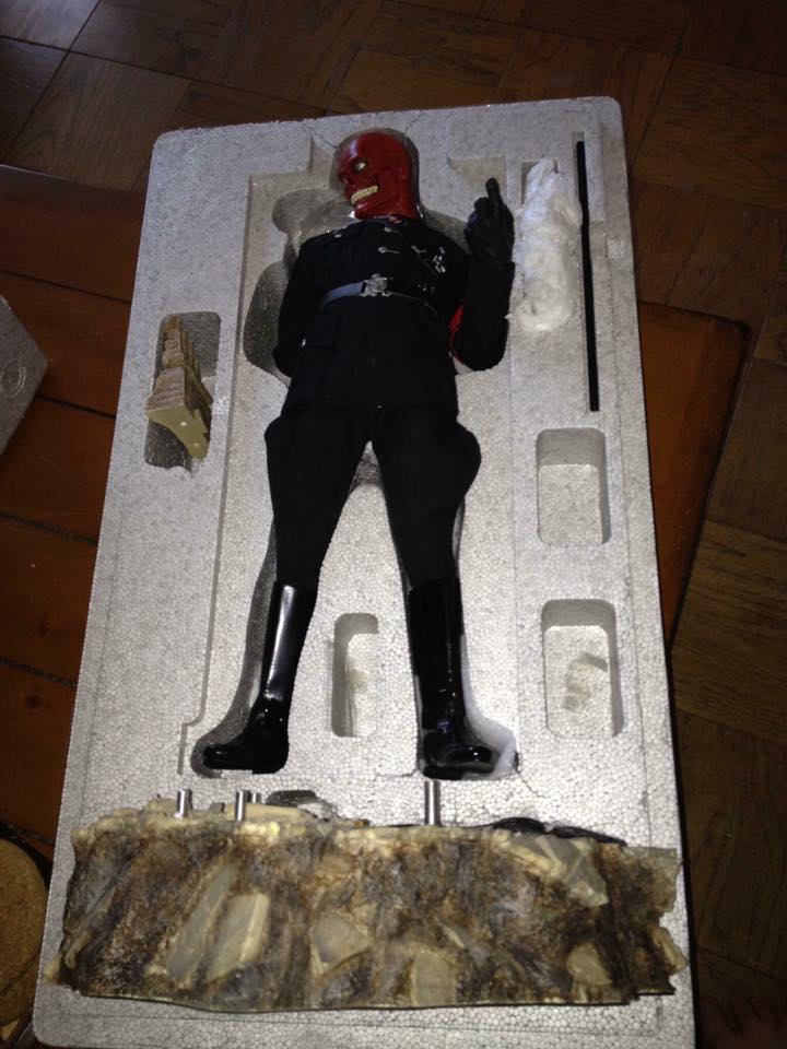 Sideshow Red skull PF old version – Statue Unboxing