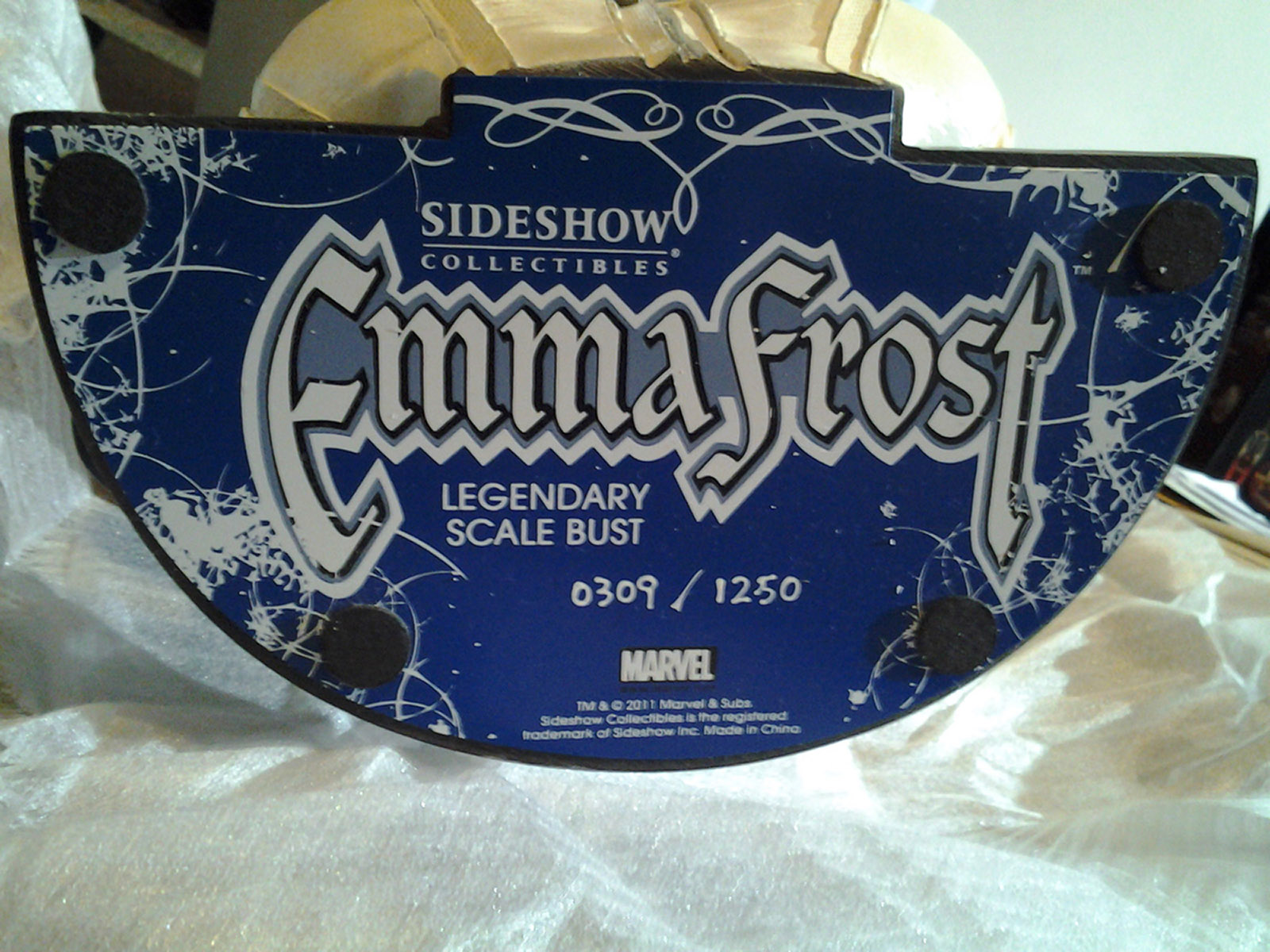 Sideshow Emma Frost Legendary Scale™ Bust – Statue Unboxing