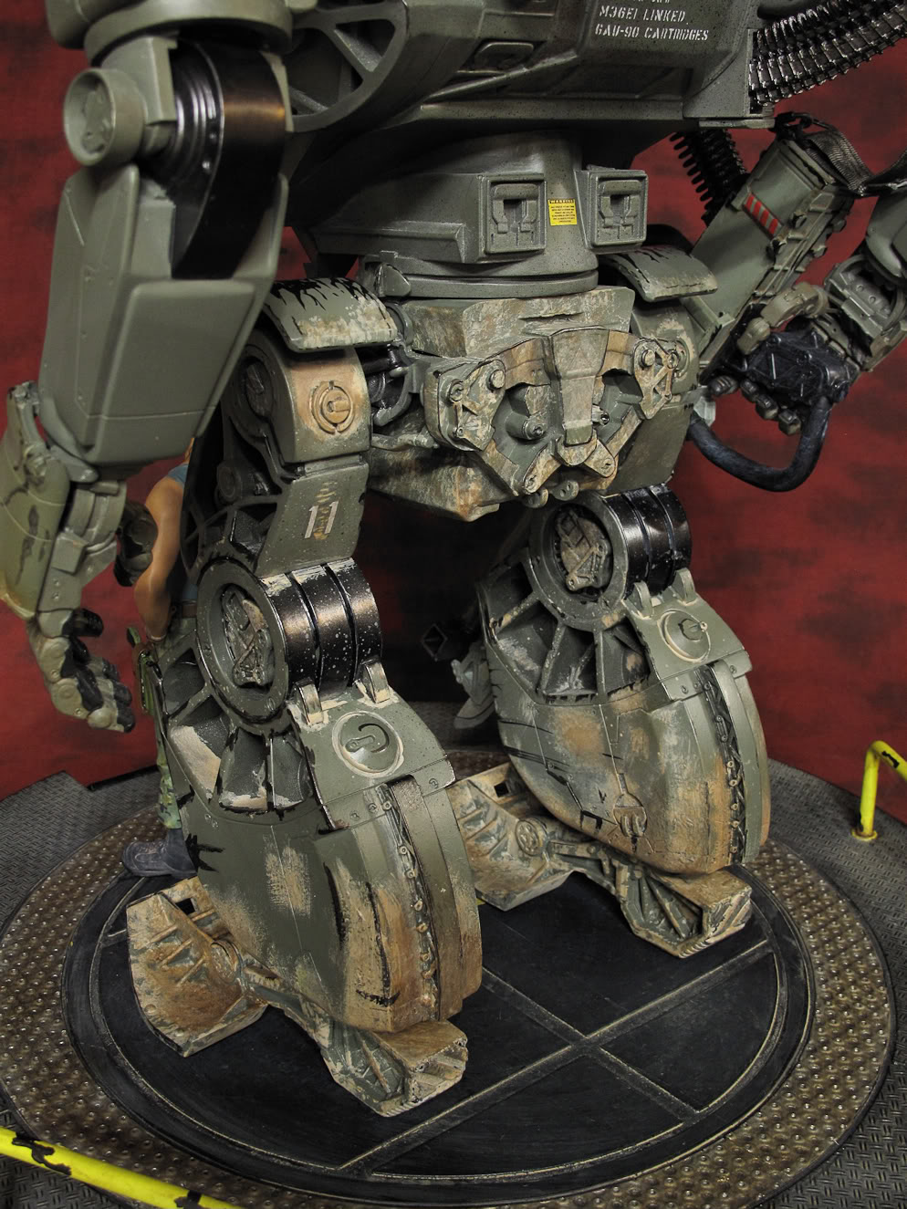 Sideshow – AMP Suit Avatar – Statue Unboxing