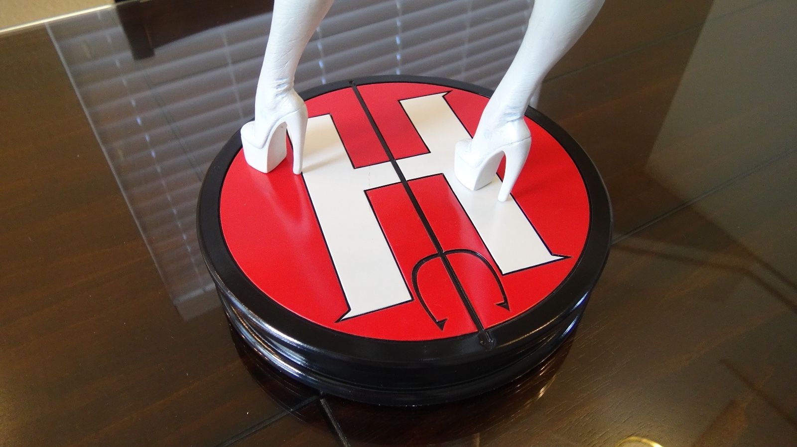 Sideshow Emma Frost ‘Hellfire Club’ PF – Statue Unboxing