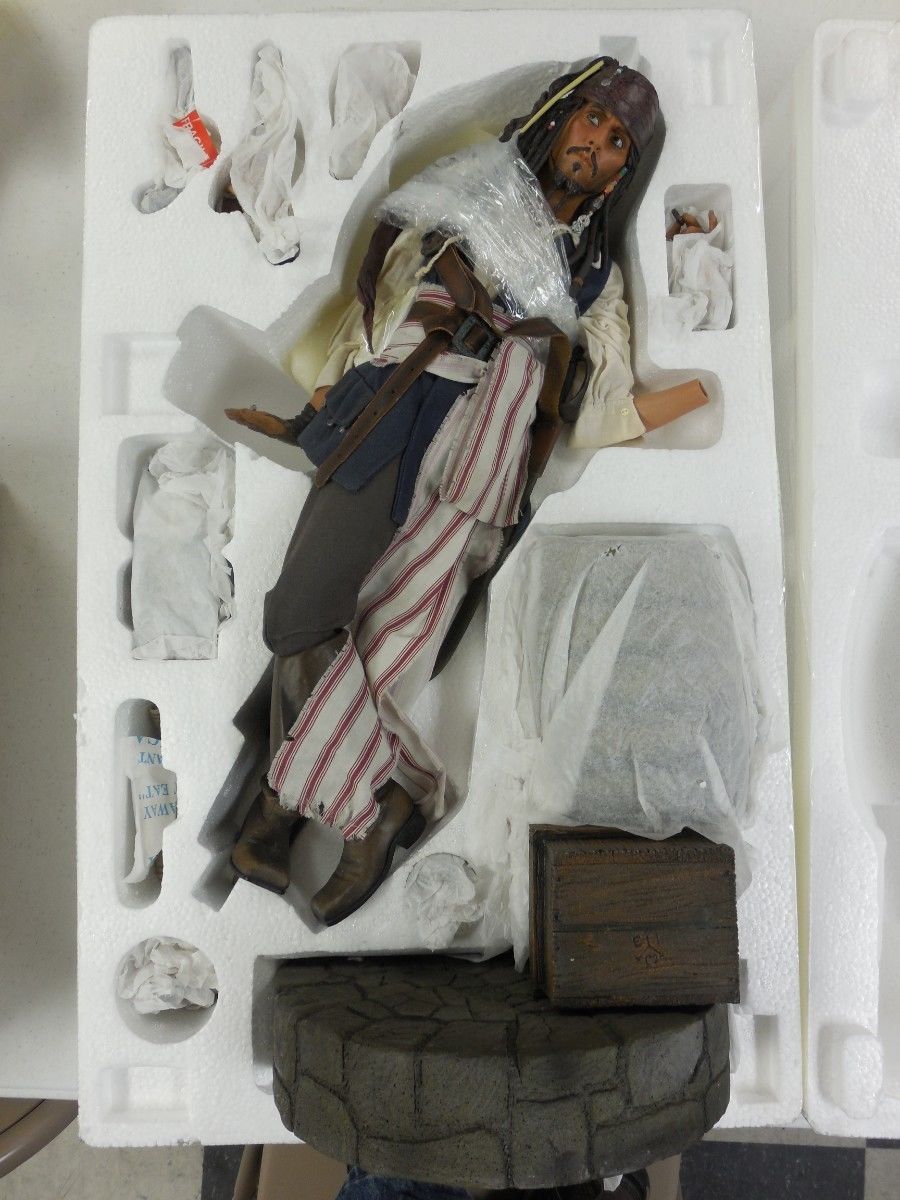 Sideshow-JACK-SPARROW-Premium-Figure-STATUE-607-_57 – Statue Unboxing