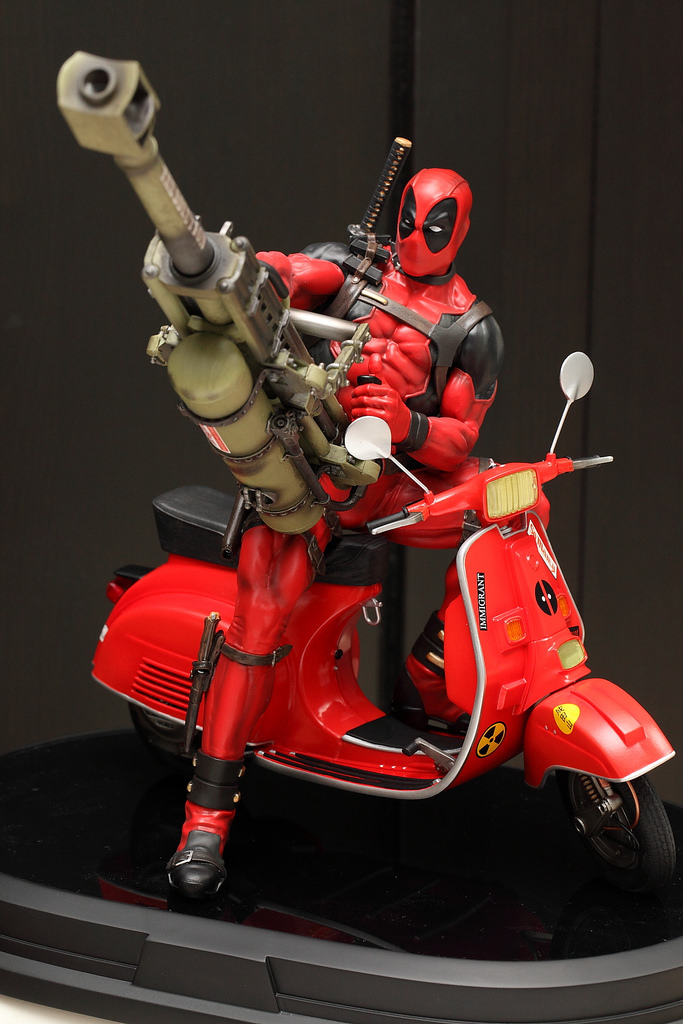 Gentle Giant – Deadpool on Vespa – Statue Unboxing