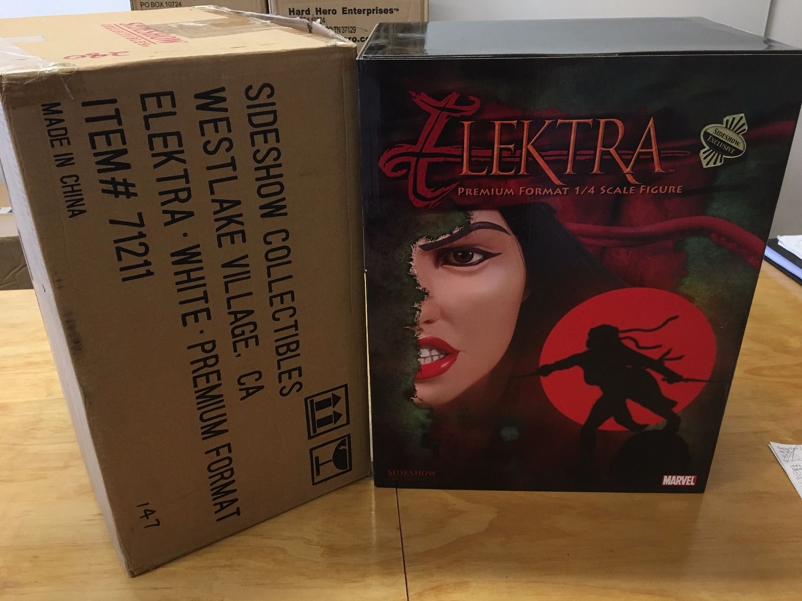 Sideshow Elektra PF – Assassin Resurrected – Exclusive, White suit ...