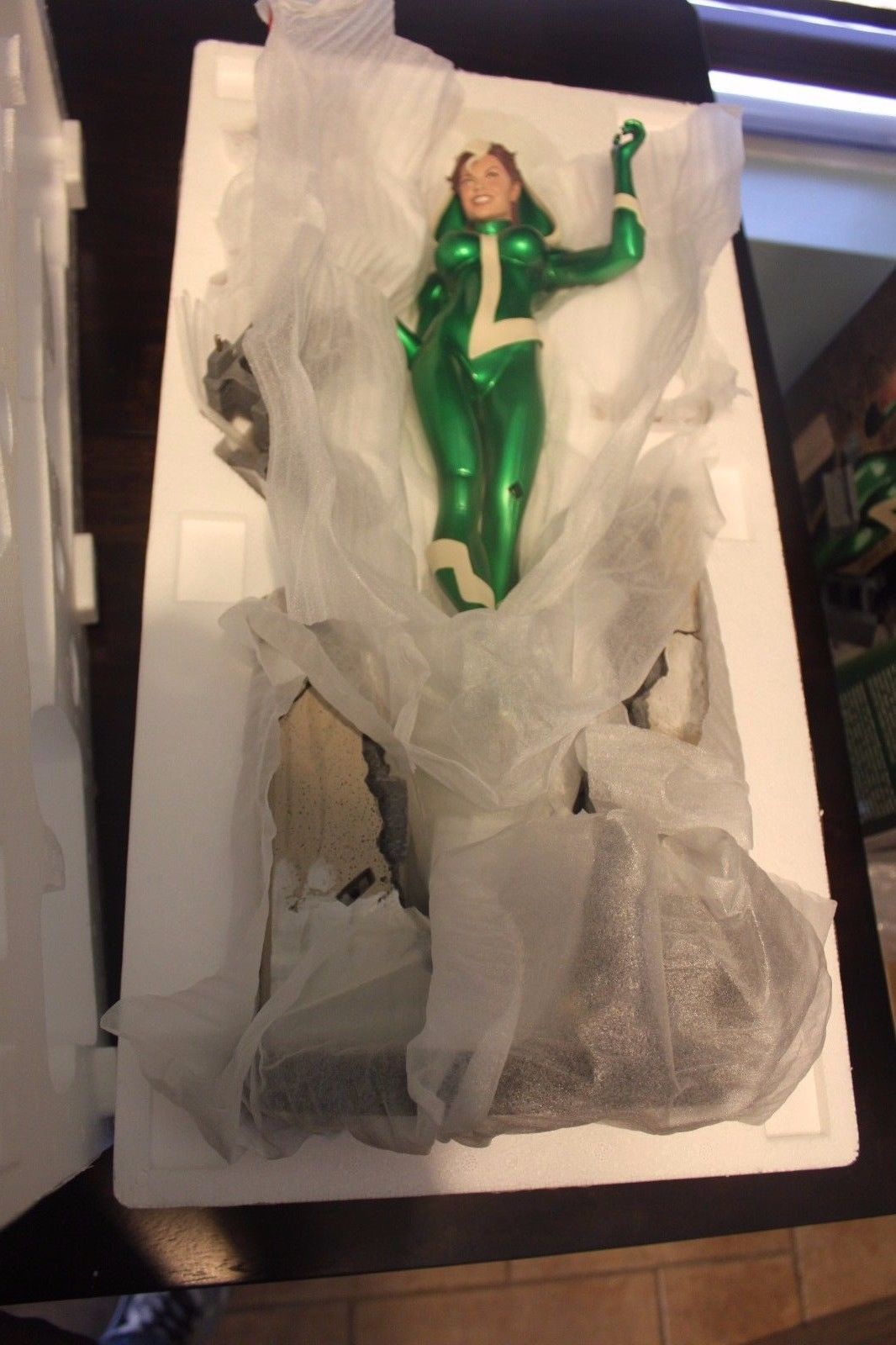 Sideshow Rogue Comiquette (2008) – Statue Unboxing