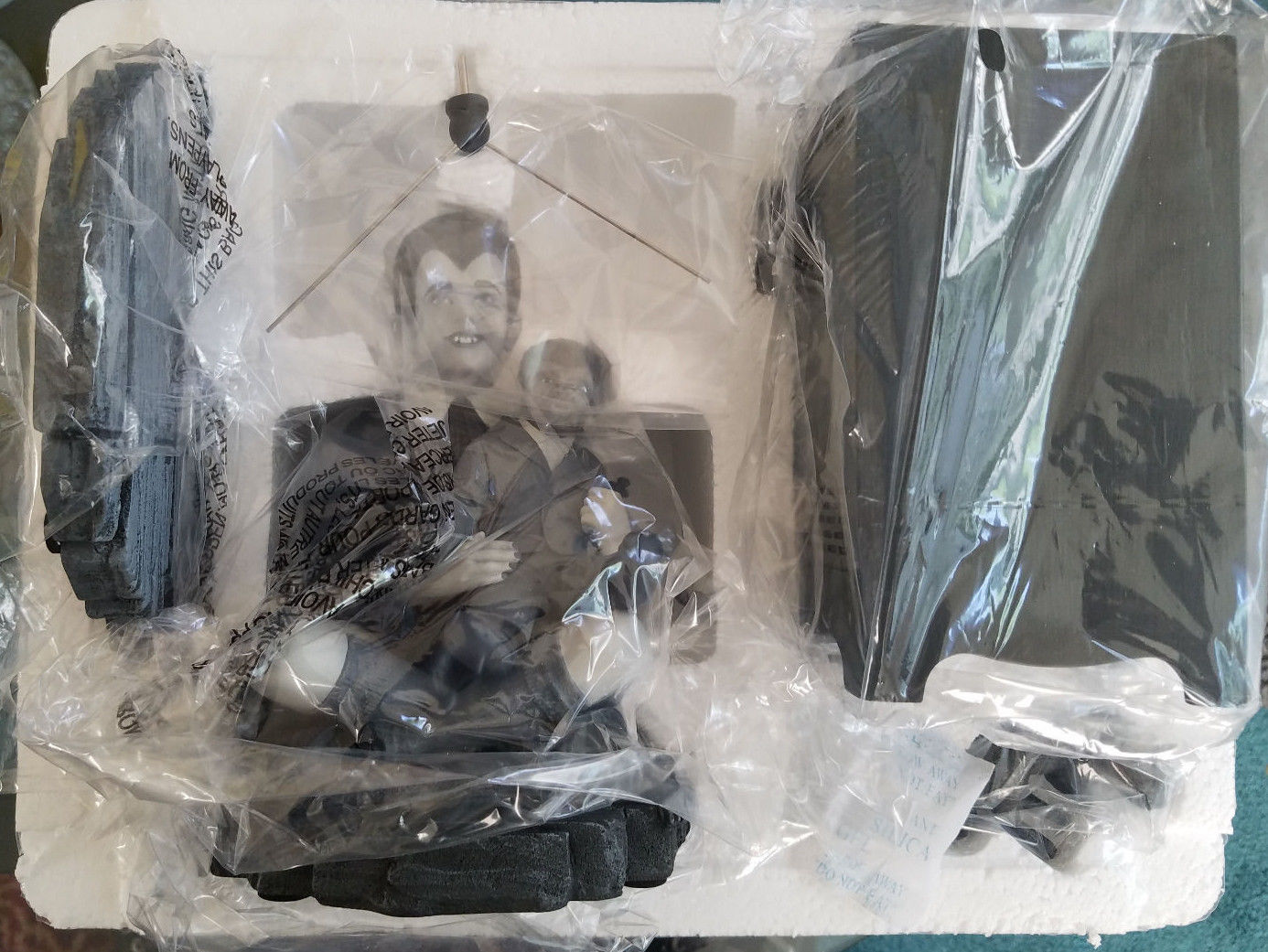 Tweeterhead-Munsters-Eddie-Munster-Black-and-White-Maquette-_57 (1 ...