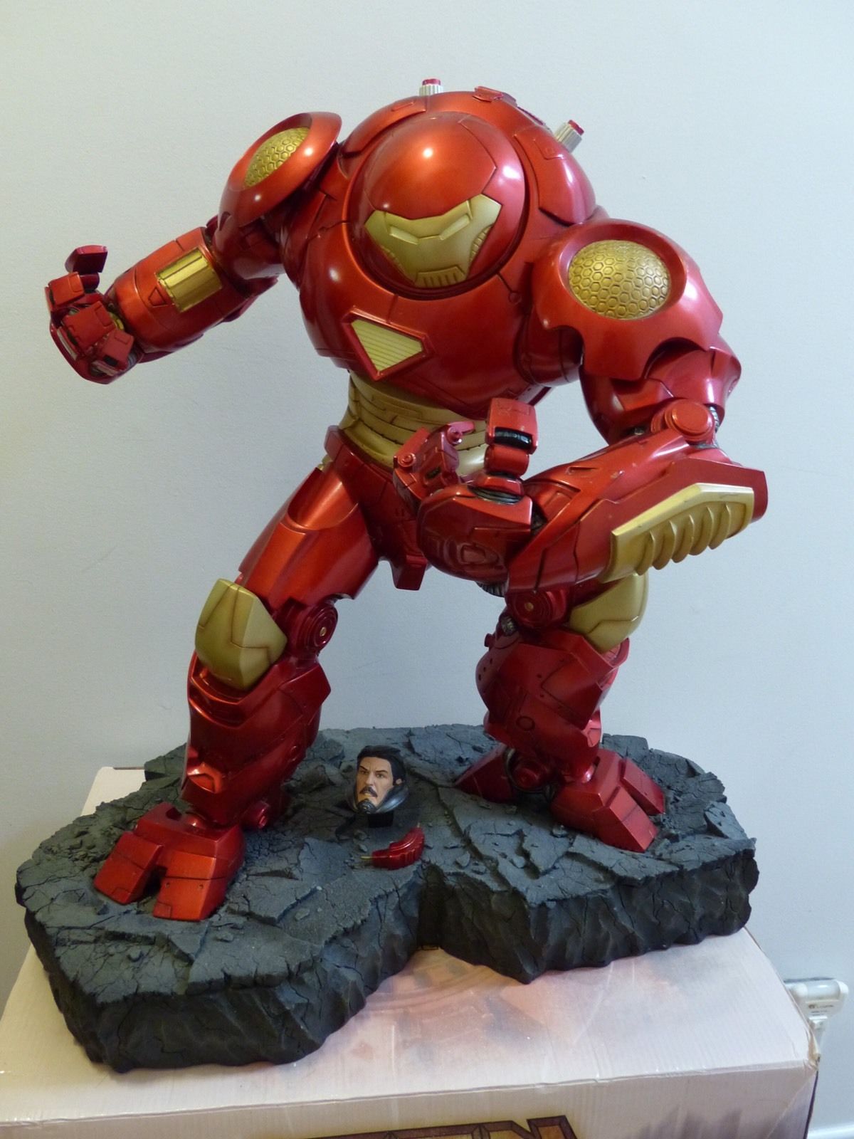 SIDESHOW IRON MAN HULKBUSTER Comiquette – Statue Unboxing