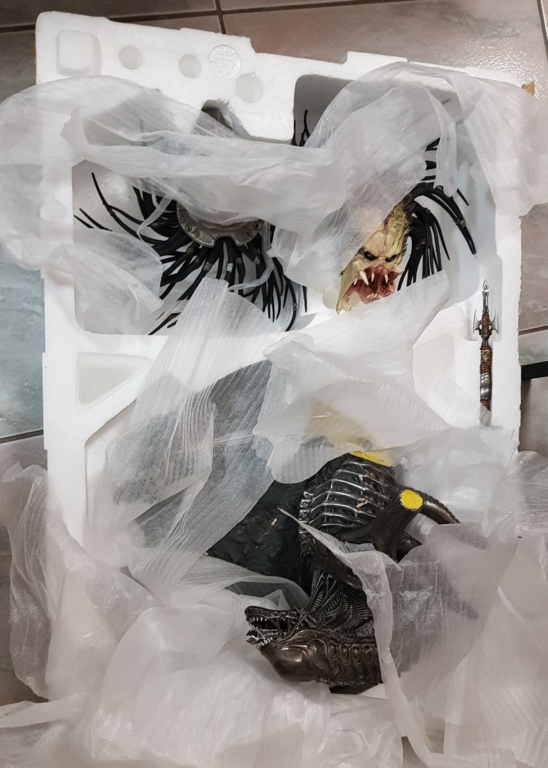 Sideshow Wolf Predator Legendary Scale, the Aliens VS Predator: Requiem ...