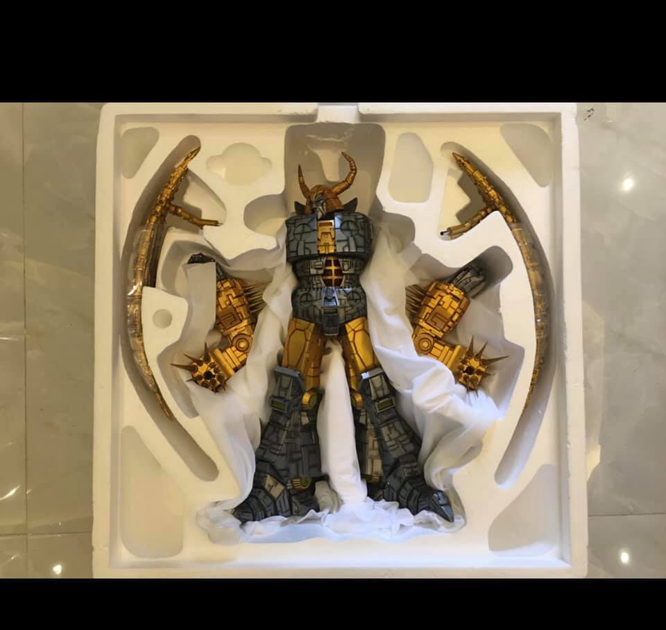 Soldier Story – Transformers Generation 1 Unicron – Statue Unboxing